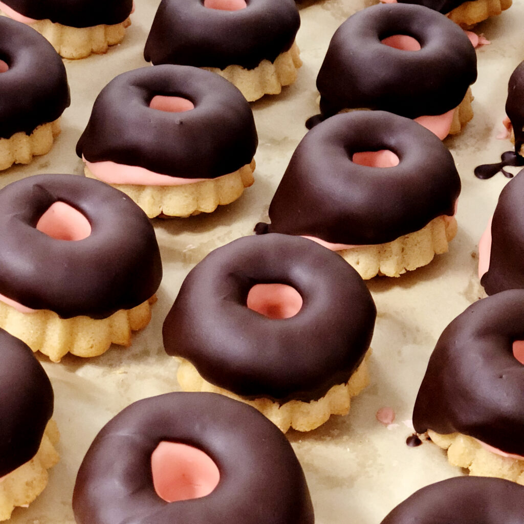 Cake-Bombs – Pipeline Bakeshop